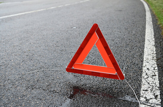 Fahrbahnrand-Bilder: Stock-Fotos & -Videos. | Adobe Stock