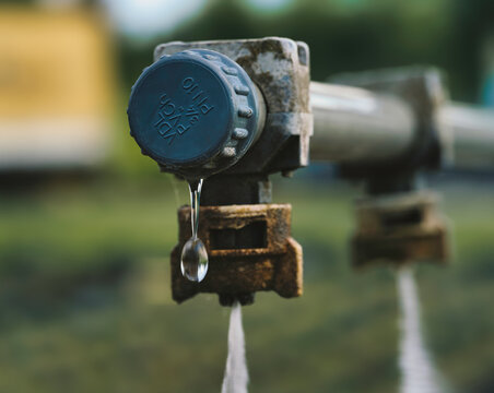 Tropfend bilder – Bläddra bland 351 stockfoton, vektorer och videor ...