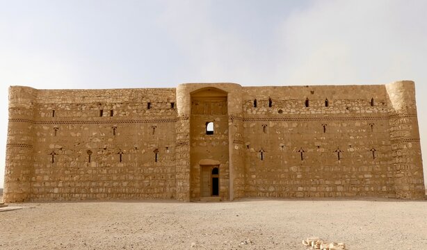 「Qasr」の画像 - 2,348 件の Stock 写真、ベクターおよびビデオ | Adobe Stock