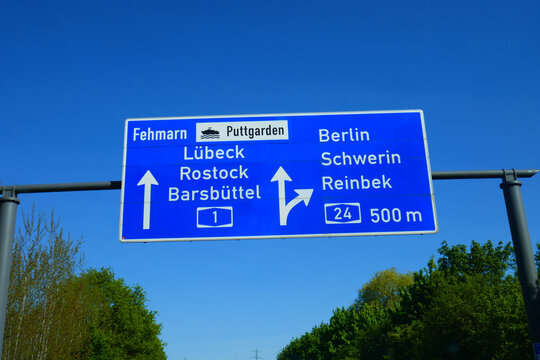 Autobahnschilder Bilder – Durchsuchen 5,718 Archivfotos, Vektorgrafiken ...