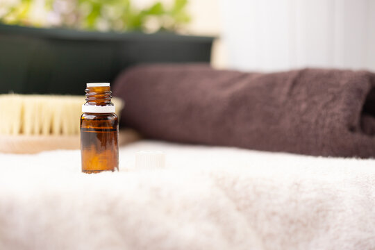 "Ether Oil" Imagens – Procure 30 fotos, vetores e vídeos | Adobe Stock