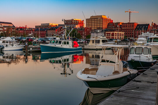 รูปภาพ"Portland Harbor" – เลือกดูภาพถ่ายสต็อก เวกเตอร์ และวิดีโอ184 ...