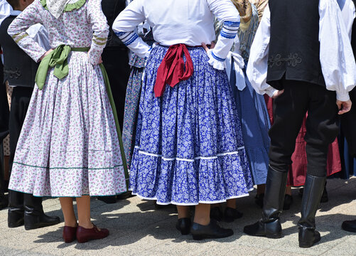 "Folk Dance" Bilder – Durchsuchen 12,747 Archivfotos, Vektorgrafiken ...