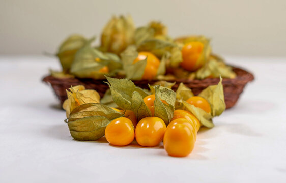 Imágenes de Uvilla: descubre bancos de fotos, ilustraciones, vectores y ...