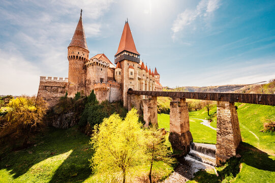 รูปภาพHunedoara – เลือกดูภาพถ่ายสต็อก เวกเตอร์ และวิดีโอ3,989 | Adobe Stock