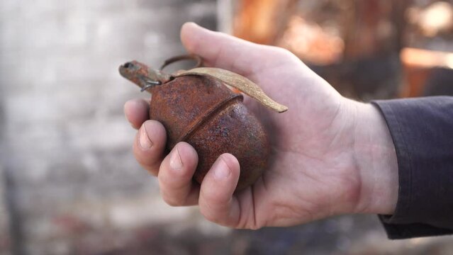 Imágenes de Hand-Grenade: descubre bancos de fotos, ilustraciones ...