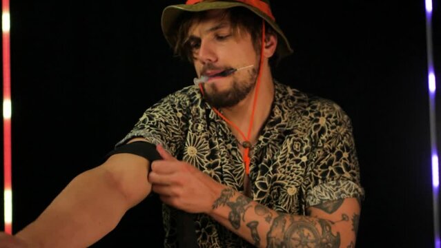 Partygoer Imagens – Procure 1,045 fotos, vetores e vídeos | Adobe Stock