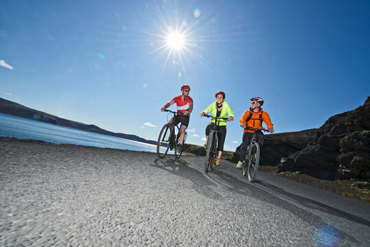 「循環」の画像 - 1,311,428 件の Stock 写真、ベクターおよびビデオ | Adobe Stock