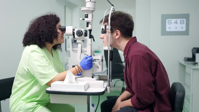 Autorefractor Images – Browse 688 Stock Photos, Vectors, and Video ...