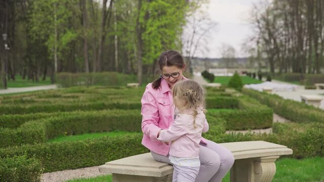 "Shared Moments" Bilder – Durchsuchen 137 Archivfotos, Vektorgrafiken und Videos | Adobe Stock