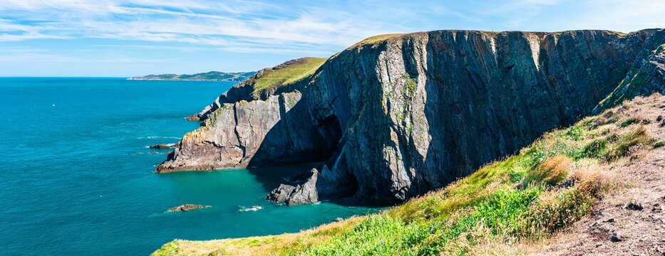 Precipice Images – Browse 3,020,096 Stock Photos, Vectors, and Video ...