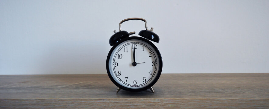 รูปภาพ12Pm – เลือกดูภาพถ่ายสต็อก เวกเตอร์ และวิดีโอ131 | Adobe Stock