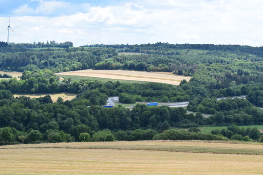 Autobahnauffahrt bilder – Bläddra bland 259 stockfoton, vektorer och ...