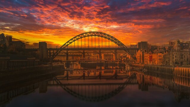 "Tyne Bridge" Images – Browse 979 Stock Photos, Vectors, and Video ...