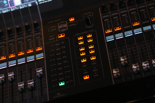 Soundboard bilder – Bläddra bland 14,919 stockfoton, vektorer och ...