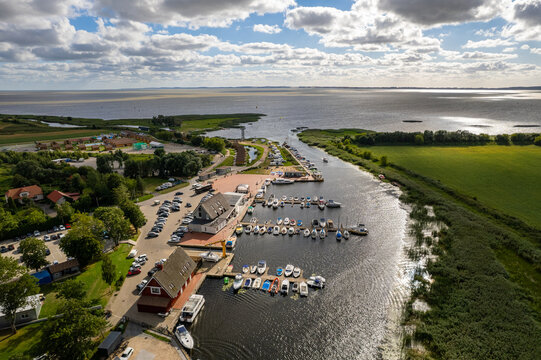 Dreverna Bilder – Durchsuchen 57 Archivfotos, Vektorgrafiken und Videos ...