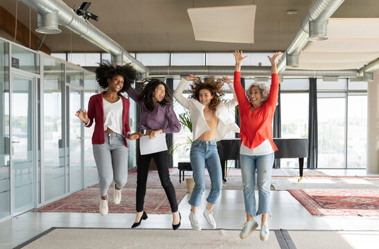 Leap bilder – Bläddra bland 2,068,566 stockfoton, vektorer och videor ...