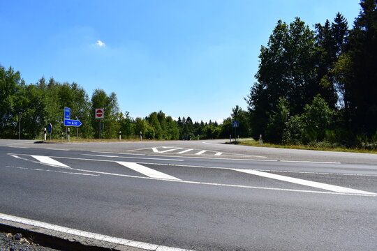 「Autobahnauffahrt」の写真素材 | 270件の無料イラスト画像 | Adobe Stock