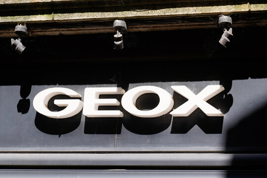 Geox Bilder – Durchsuchen 128 Archivfotos, Vektorgrafiken und Videos ...