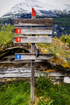 Routes bilder – Bläddra bland 22,435 stockfoton, vektorer och videor ...