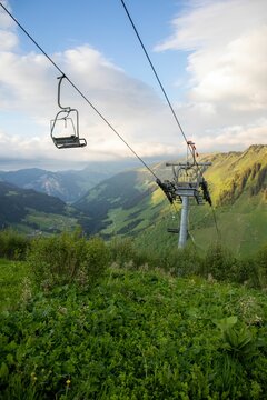 รูปภาพTelecabin – เลือกดูภาพถ่ายสต็อก เวกเตอร์ และวิดีโอ298 | Adobe Stock