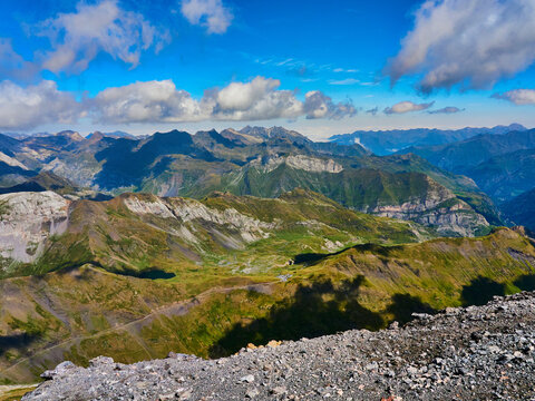 Monte Bilder – Durchsuchen 157,794 Archivfotos, Vektorgrafiken und ...