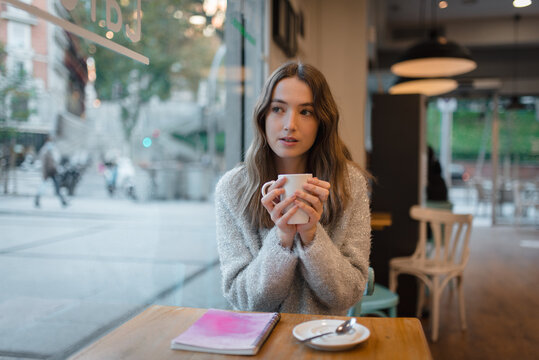 Chilling Images – Browse 2,018,409 Stock Photos, Vectors, and Video ...