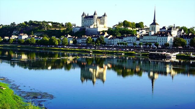 Saumur Bilder – Durchsuchen 2,767 Archivfotos, Vektorgrafiken und ...