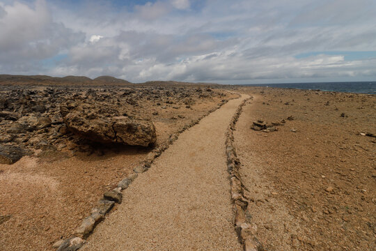 Sandweg bilder – Bläddra bland 1,099 stockfoton, vektorer och videor ...