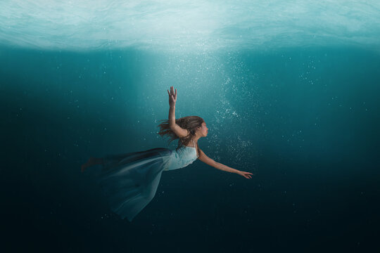 Girl Drowning In Water Tumblr