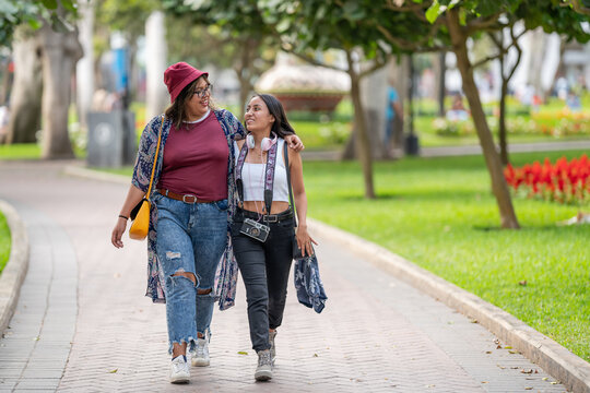 Afbeeldingen over Peruaan – Blader in stockfoto's, vectoren en video's ...