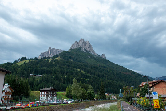 รูปภาพDolomitic – เลือกดูภาพถ่ายสต็อก เวกเตอร์ และวิดีโอ3,996 | Adobe Stock