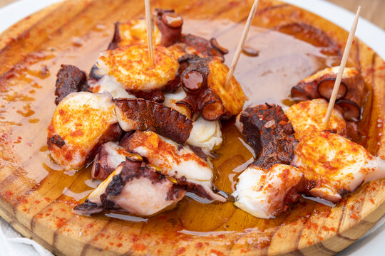 "Pulpo A La Gallega"-Bilder: Stock-Fotos & -Videos. | Adobe Stock