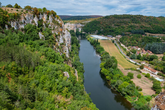 รูปภาพCirq – เลือกดูภาพถ่ายสต็อก เวกเตอร์ และวิดีโอ1,064 | Adobe Stock