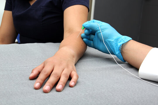 รูปภาพIntramuscular – เลือกดูภาพถ่ายสต็อก เวกเตอร์ และวิดีโอ7,788 ...