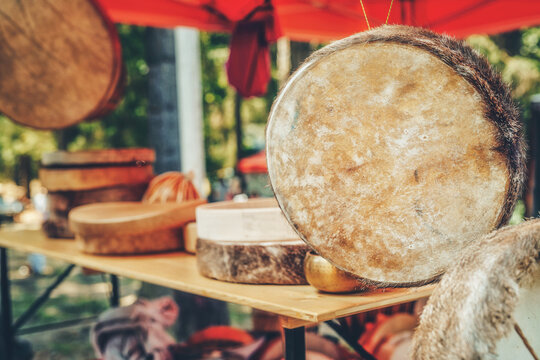 รูปภาพTarambuka – เลือกดูภาพถ่ายสต็อก เวกเตอร์ และวิดีโอ1,895 | Adobe Stock