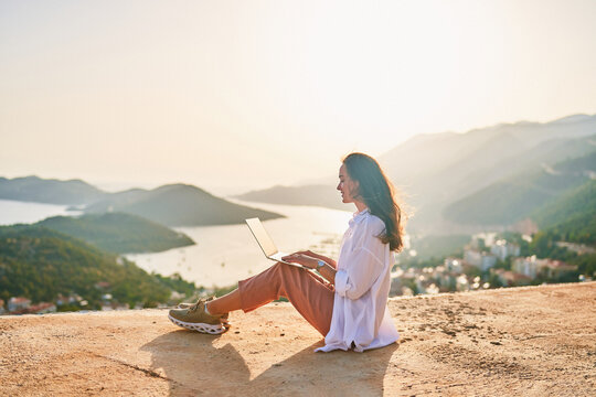 รูปภาพEverywhere – เลือกดูภาพถ่ายสต็อก เวกเตอร์ และวิดีโอ20,329 | Adobe ...