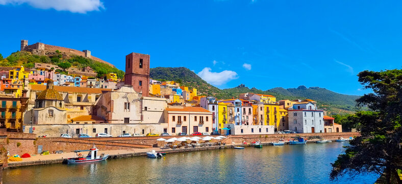 Case Colorate Images – Browse 2,785 Stock Photos, Vectors, and Video ...