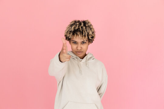 "Finger Guns" Bilder – Durchsuchen 2,433 Archivfotos, Vektorgrafiken ...