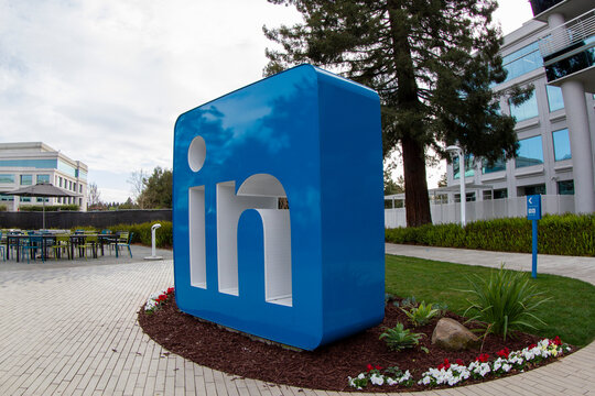 Linkedin Building Images – Browse 191 Stock Photos, Vectors, and Video ...