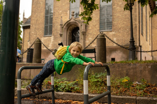 Kindereisbecher Bilder – Durchsuchen 6,890 Archivfotos, Vektorgrafiken ...