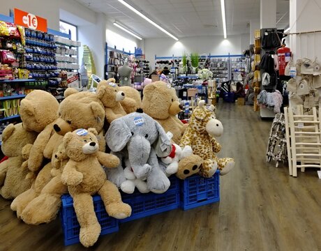 Tedi Bilder – Durchsuchen 2,443 Archivfotos, Vektorgrafiken und Videos ...