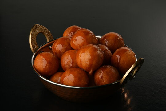 Imágenes de Luqaimat: descubre bancos de fotos, ilustraciones, vectores ...