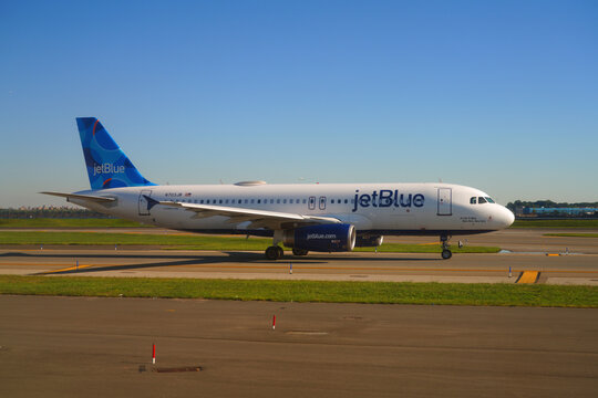 Jetblue bilder – Bläddra bland 221 stockfoton, vektorer och videor ...