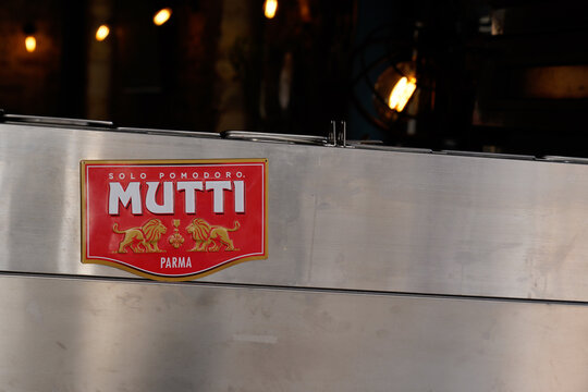 Mutti" Imagens – Procure 5,592 fotos, vetores e vídeos | Adobe Stock