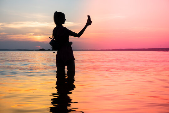 รูปภาพKnee-Deep – เลือกดูภาพถ่ายสต็อก เวกเตอร์ และวิดีโอ929 | Adobe Stock