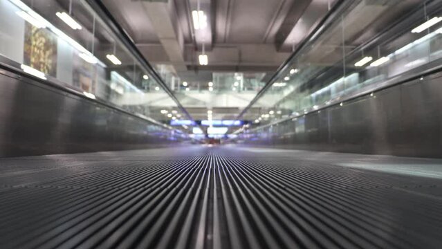 Imágenes de Travelator: descubre bancos de fotos, ilustraciones ...