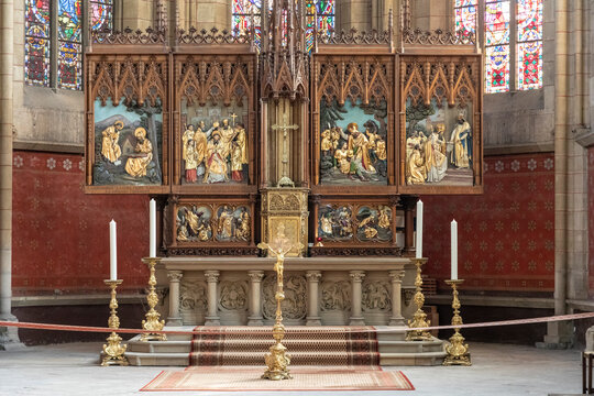 Kirchenfassade Bilder – Durchsuchen 652,162 Archivfotos, Vektorgrafiken ...