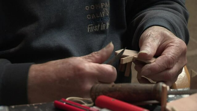 「Rasping」の写真素材 | 131,507件の無料イラスト画像 | Adobe Stock