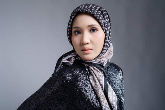 Hijabi Model Images – Browse 80,403 Stock Photos, Vectors, and Video ...